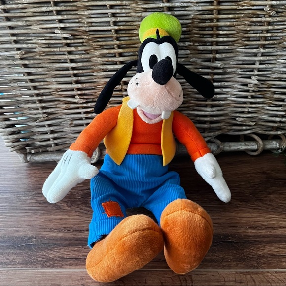 Disney | Toys | Disney Fully Clothed Goofy The Dog | Poshmark